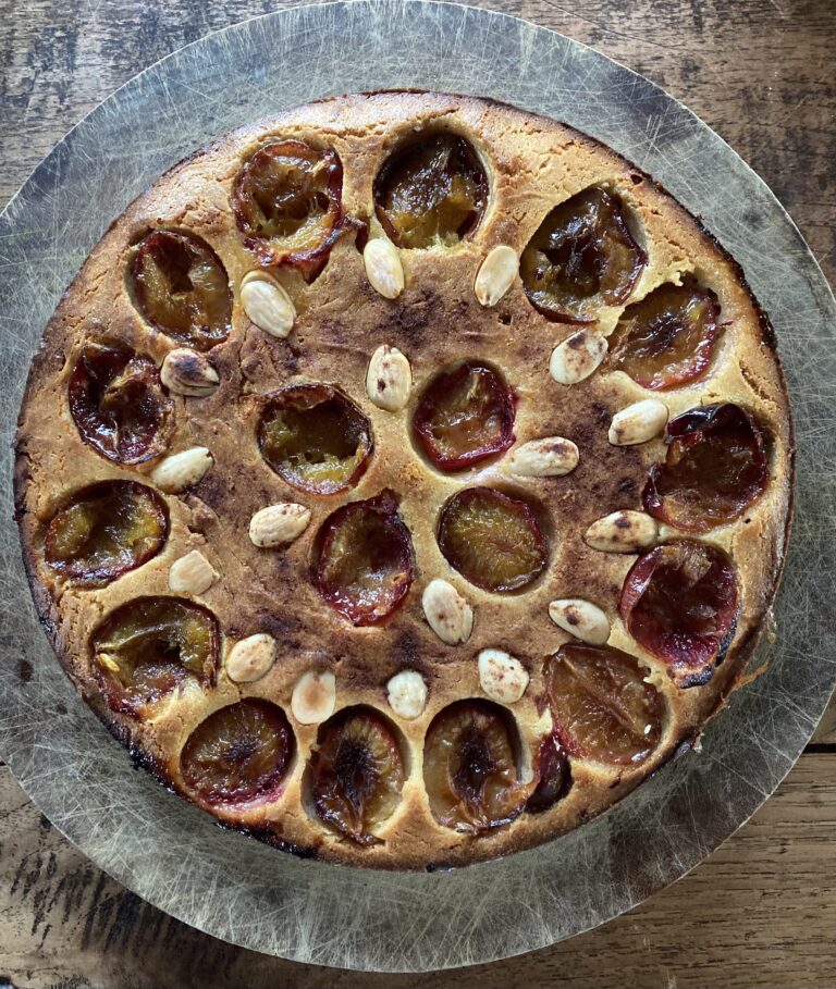 Pruimen-amandelkoek - Dagelijkse Voeding